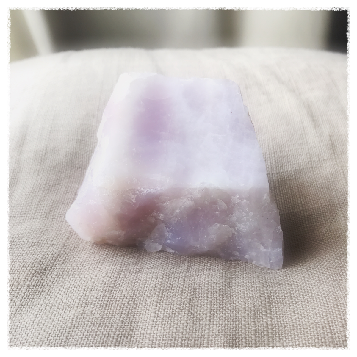 Lavender Quartz for clarity in communication – Song of Stones