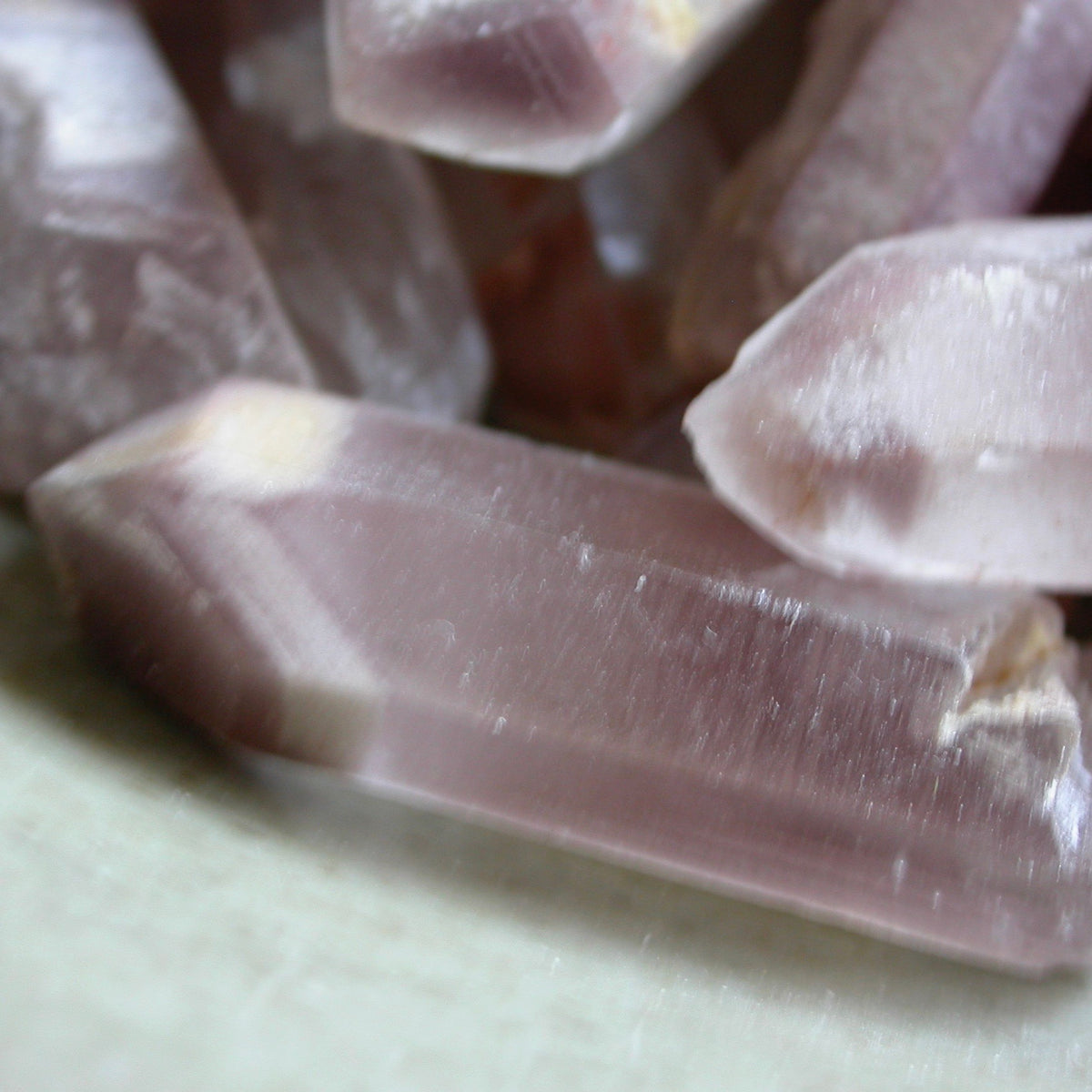 Lithium Quartz Crystals for relaxation – Song of Stones